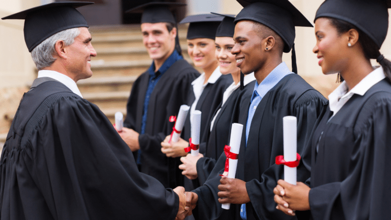 Should you Get an Associates Degree? | Validgrad