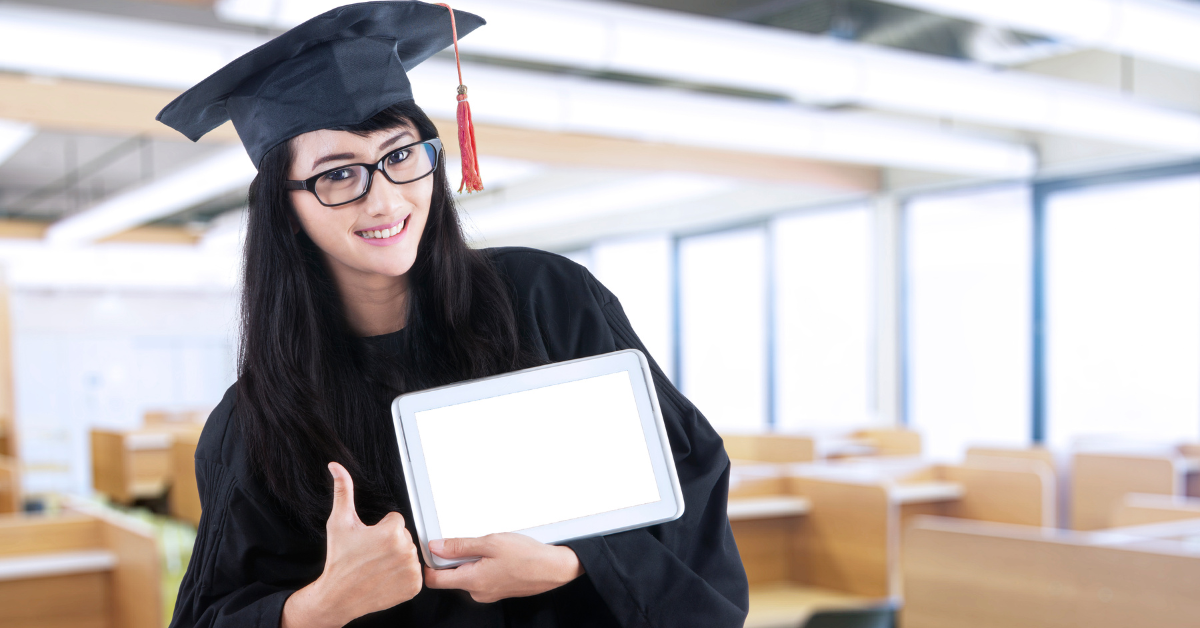 The Importance of Diplomas in the Digital Age: Are Physical ...