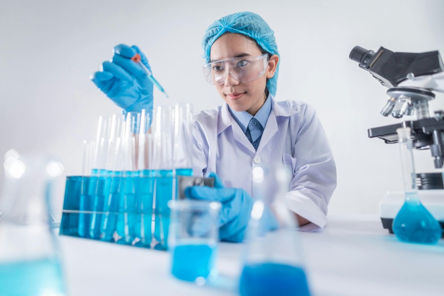 A Guide to Proper Chemist Education: Pathways and Requirements | Validgrad